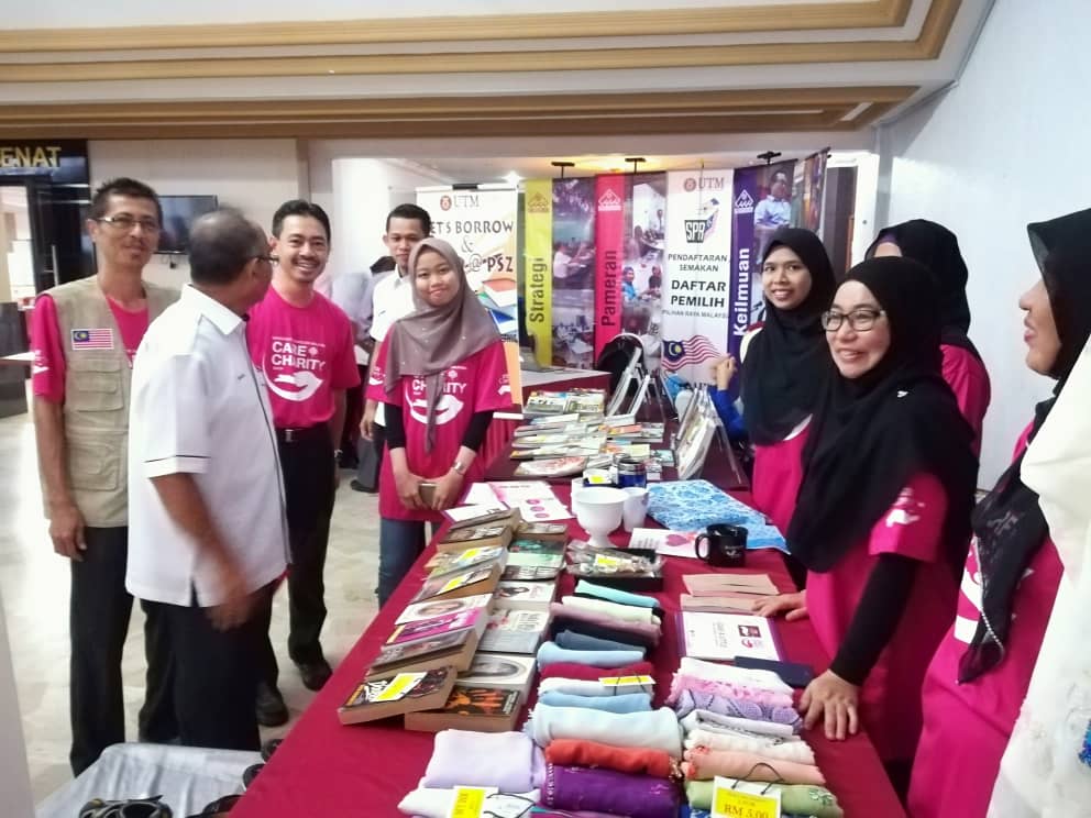 MAJLIS PELANCARAN UTM CARE CHARITY SHOP | Centre for Community and ...