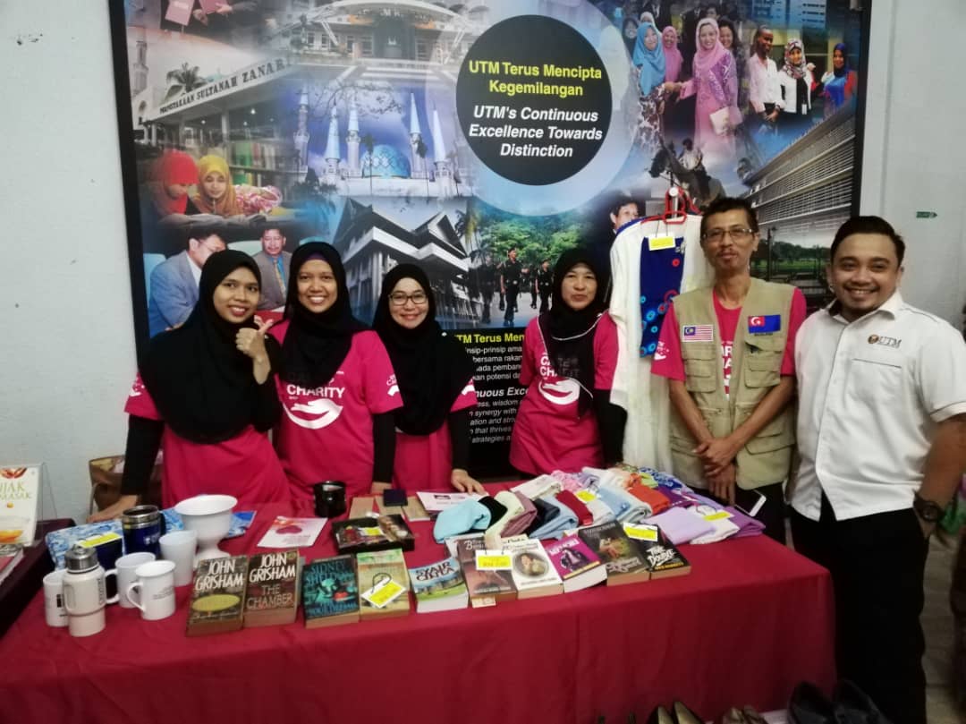 MAJLIS PELANCARAN UTM CARE CHARITY SHOP | Centre for Community and ...